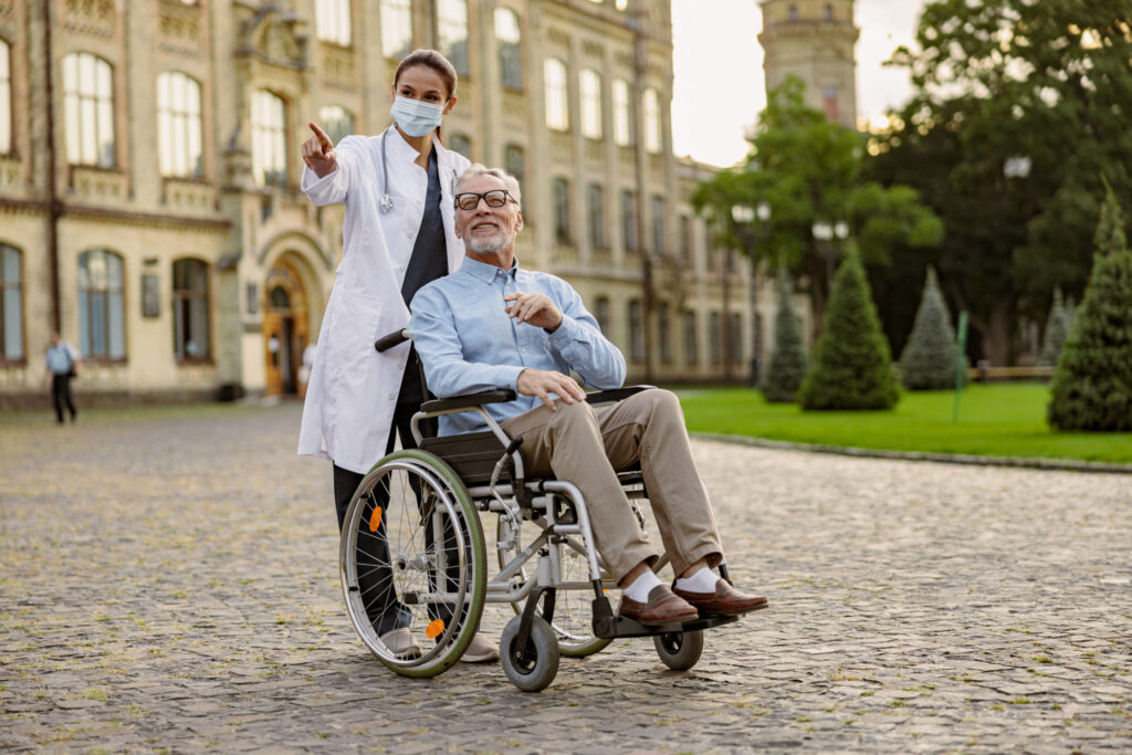 Is Assisted Living or In-Home Care Right for Your Senior Loved One? - Tom's Networking